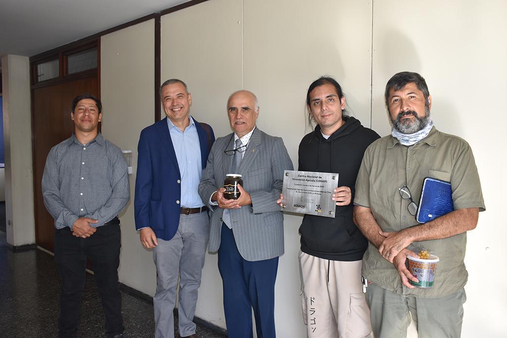 U. de Chile inaugura el primer Centro Nacional de Innovación Apícola ...